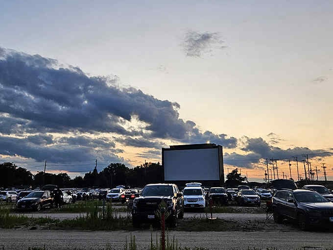 When the sky puts on a better show than the previews, you know you've chosen wisely tonight.