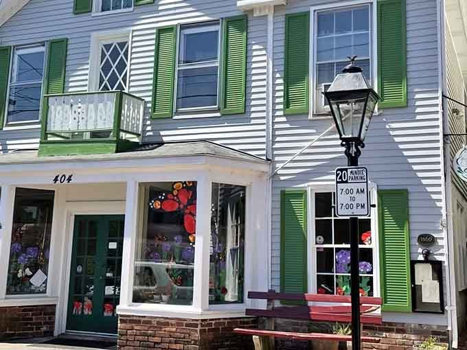 The Secret Garden Cafe's charming facade proves that sometimes the best treasures hide in plain sight.