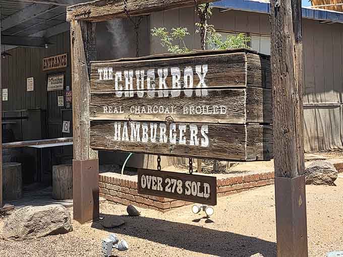 Real charcoal broiled hamburgers and 278 sold: a sign that understands priorities perfectly well.