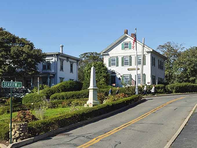 This monument-anchored intersection looks like it was designed by someone who really understood the assignment of "quintessential New England."