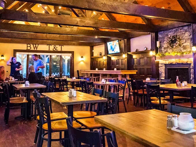 Its charming brick exterior hides this welcoming atmosphere and these culinary treasures that'll make your taste buds sing with pure joy.
