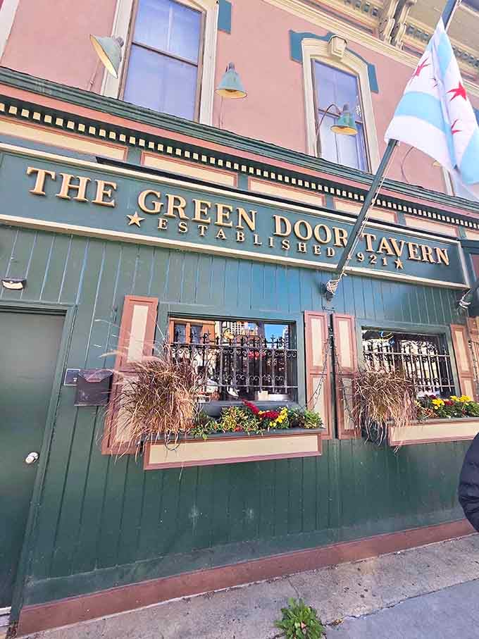 That iconic green facade has been welcoming thirsty Chicagoans since the Jazz Age, and it still knows how to make an entrance.