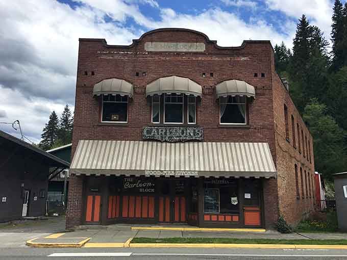 Historic buildings hit different when they're filled with the aroma of wood-fired sourdough crust and fresh mozzarella.