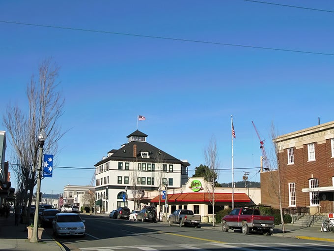 Downtown Anacortes stretches out like a postcard that forgot to exaggerate, complete with mountain views and charm.