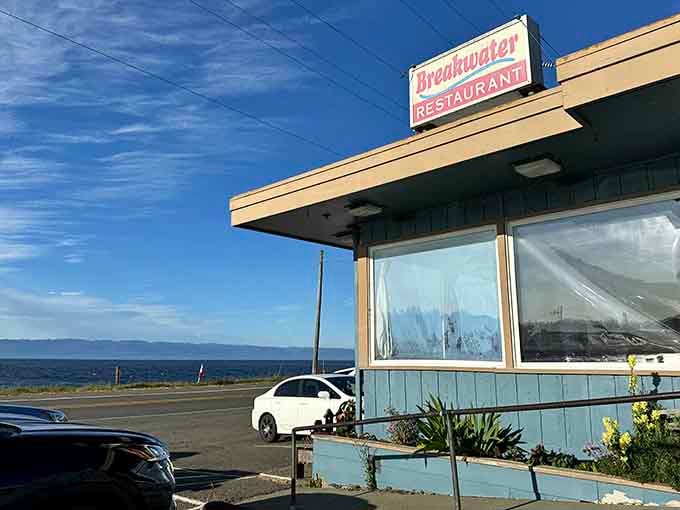 The Strait of Juan de Fuca provides the backdrop while Breakwater provides the seafood, a perfect coastal pairing.