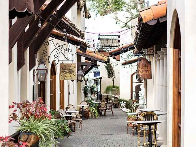 European charm meets Southern hospitality in this enchanting alleyway that looks straight out of a romantic comedy.