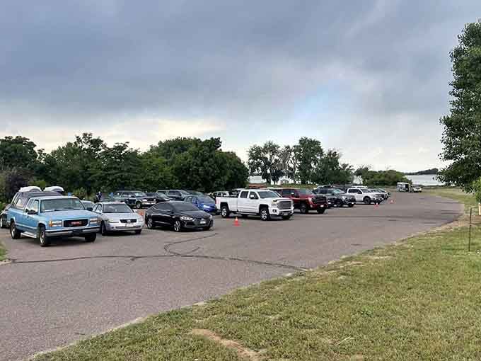 Even the parking lot fills up when word gets out about eagle season at this hidden gem.