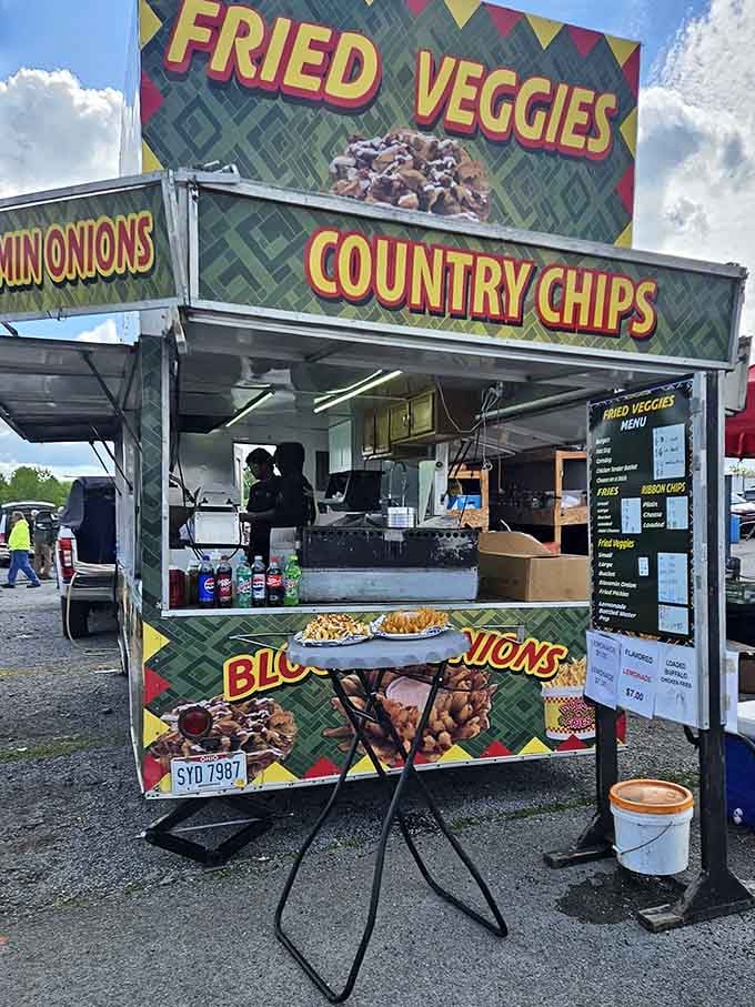 Fried veggies and blooming onions at the food stall mean you can refuel between treasure hunting sessions properly.