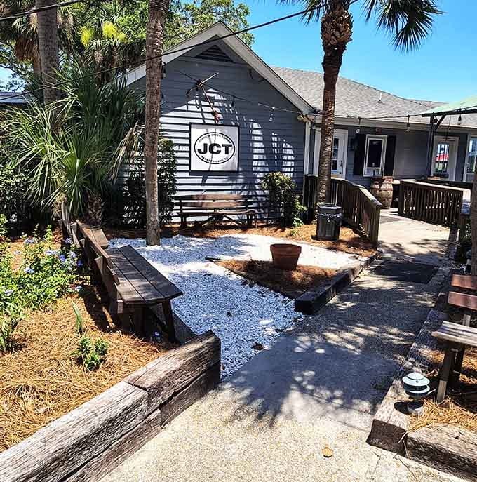 Johnson Creek Tavern keeps things casual because formal dining and flip-flops have never really gotten along anyway.