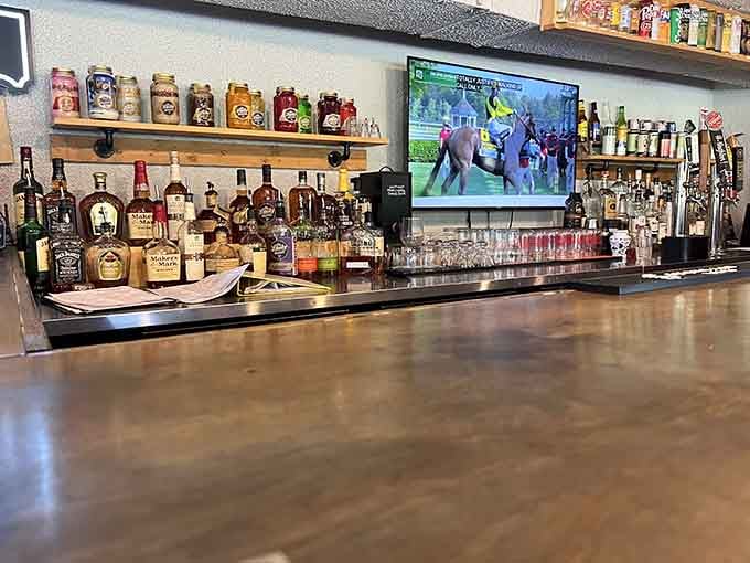 A well-stocked bar means you can wash down all that delicious BBQ with your beverage of choice.