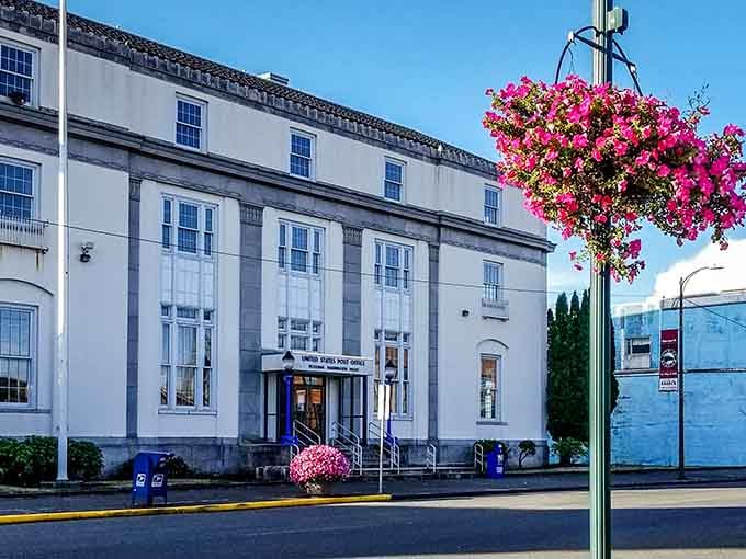 The post office building stands classical and proud, back when government buildings actually tried to look impressive.