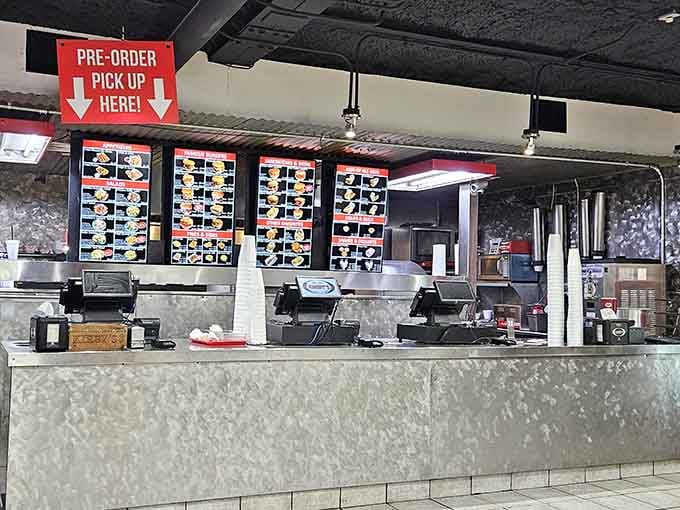 That efficient counter setup with visual menus means less time deciding and more time enjoying your upcoming burger bliss.