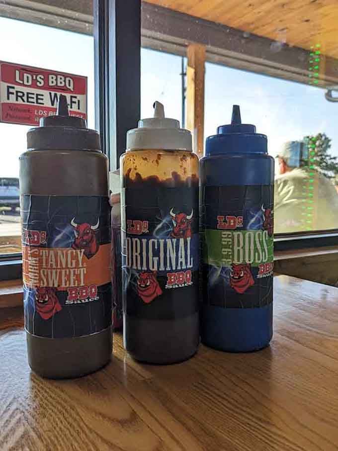 Three house sauces ranging from fancy sweet to original to boss level let you customize your experience.