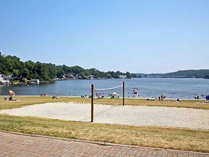 That volleyball net and sandy beach prove you don't need an ocean to feel like you're on vacation.