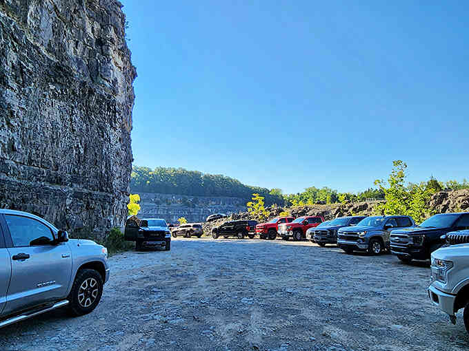 When the parking lot looks like this, you know word's gotten out about western Kentucky's diving paradise.