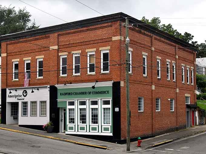 Brick corner building houses the Chamber of Commerce, keeping downtown business humming along like a well-oiled machine.