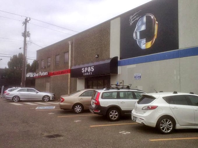 Plenty of parking means you can take your time browsing without worrying about meter maids.