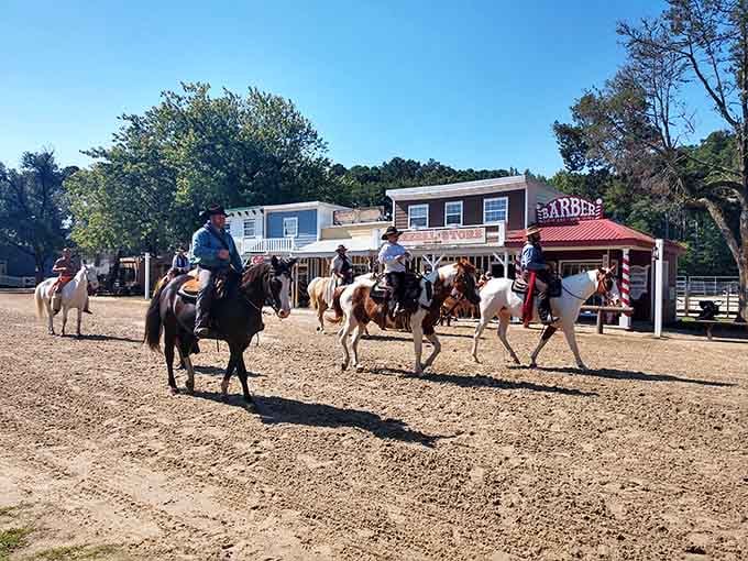 Horseback parades through town happen regularly, delighting crowds who appreciate the commitment to Western theatrics.