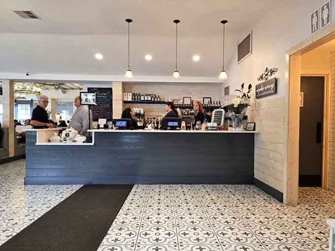 That counter area says "sit here if you want to watch the magic happen" in the most inviting way possible.