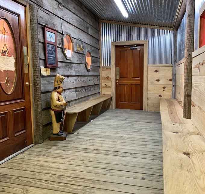 Even the waiting area has character, complete with a wooden cowboy keeping watch over hungry guests.