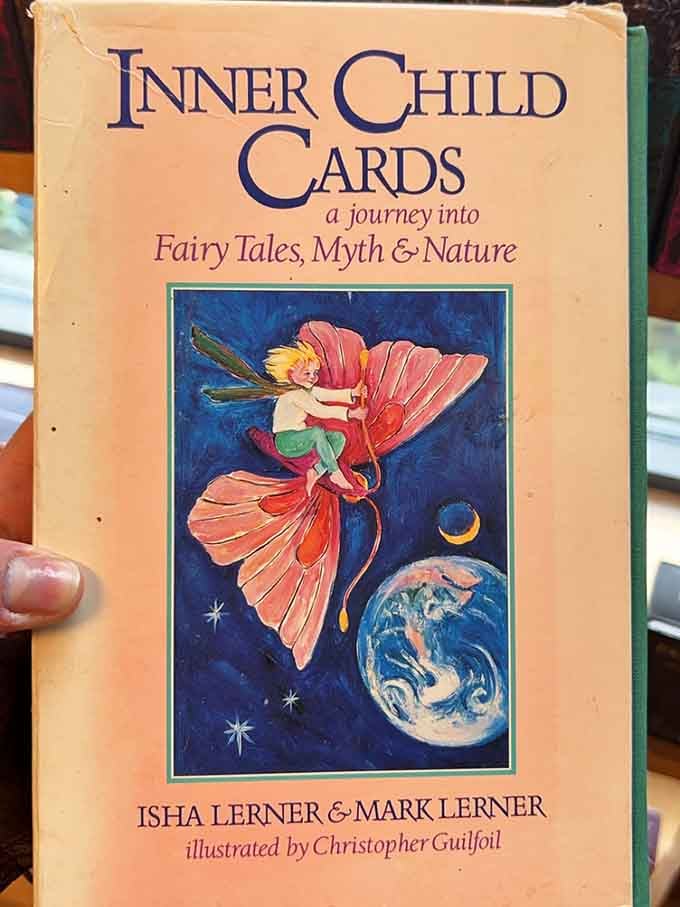 Inner child work meets mystical guidance in this beautifully illustrated deck that speaks to the young soul within.