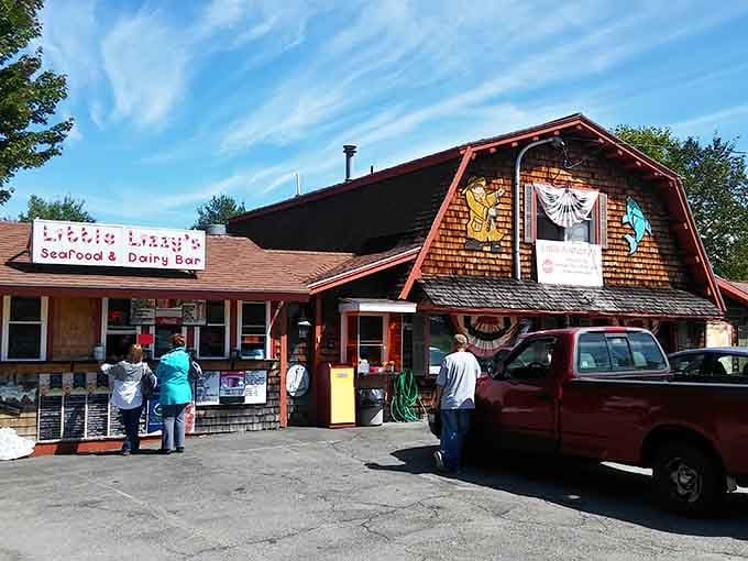 Seafood restaurants deliver fresh catches that make coastal living accessible even this far from the ocean.