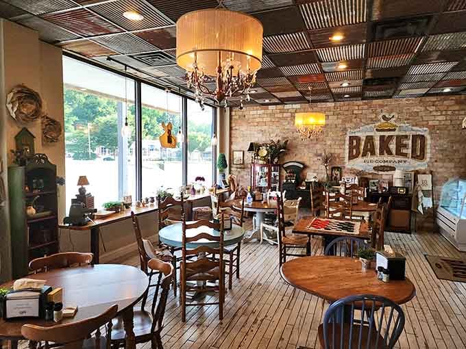 Exposed brick, vintage touches, and wooden floors create the kind of space where time slows down deliciously.