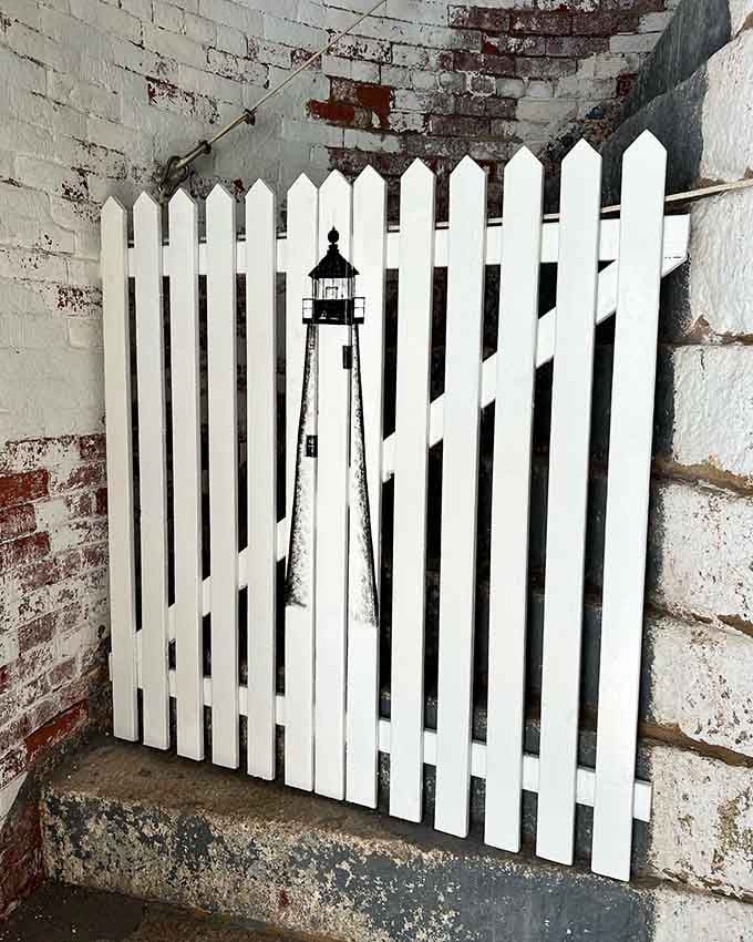 Even the gate has lighthouse charm, because apparently everything here got the memo about being photogenic.