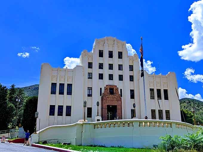 Art Deco meets government business in this stunning courthouse that's almost too pretty for paperwork.
