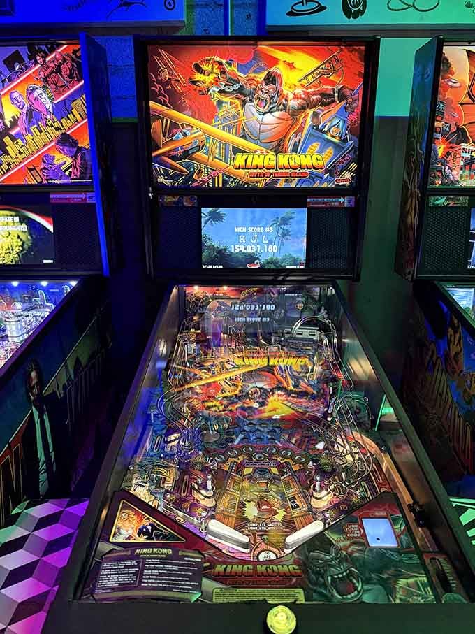 King Kong pinball in all its glory, proving that some classics never lose their ability to thrill.