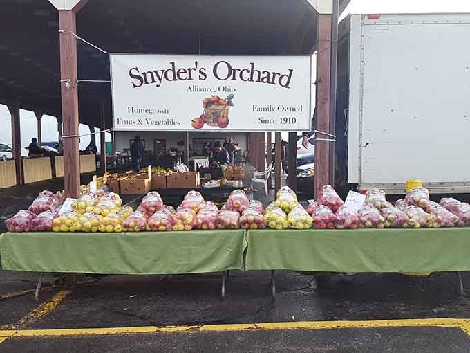 Fresh produce from local farms brings the "farm" part of this flea and farm market equation beautifully to life.