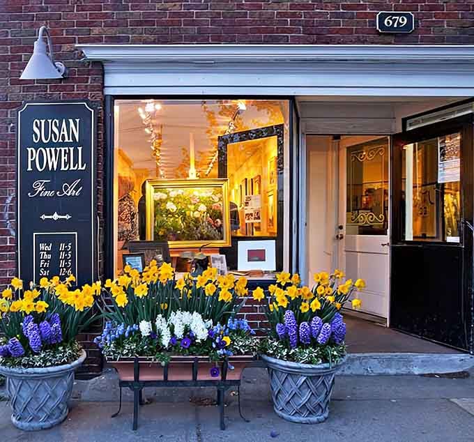 Susan Powell Fine Art welcomes you with flowers that could make a greeting card jealous.