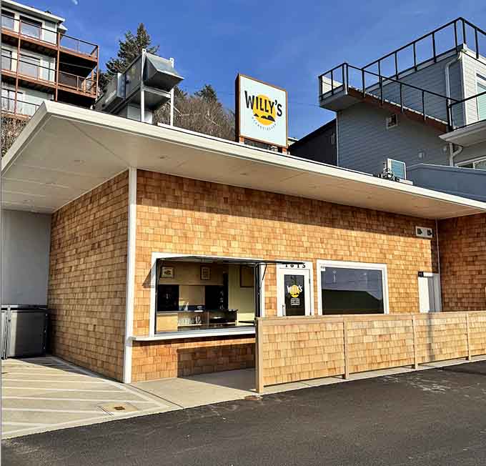 Willy's brings beachside refreshments to Oceanside, because exploring tide pools really works up an appetite for something cold.