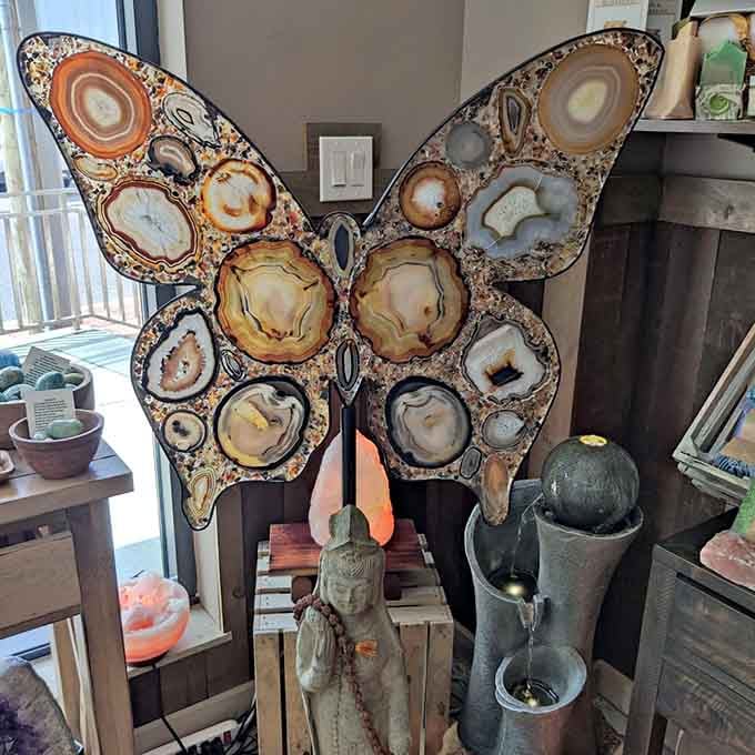 This stunning butterfly made from agate slices proves that wellness and beauty go hand in hand perfectly.