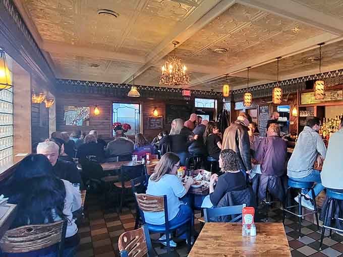 A packed house of happy diners who clearly know something special when they find it in their own backyard.