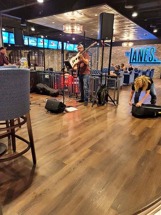 Live music adds soul to your gaming session&mdash;entertainment that doesn't require inserting coins or pulling levers.
