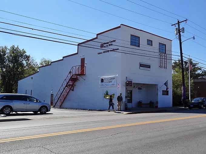 This Art Deco theater building proves even small towns deserve architectural drama and a touch of old Hollywood glamour.