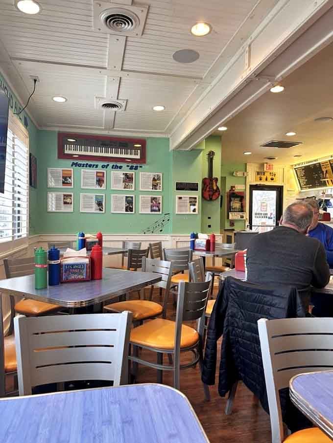 The Masters of the 88 wall display and keyboard decor create an atmosphere where music and meals harmonize perfectly.