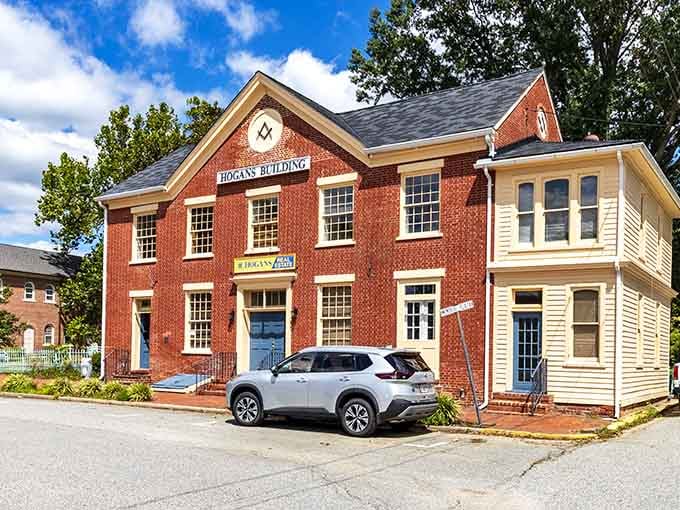 Hogans Building showcases the flemish bond brickwork that makes architecture nerds weak in the knees.
