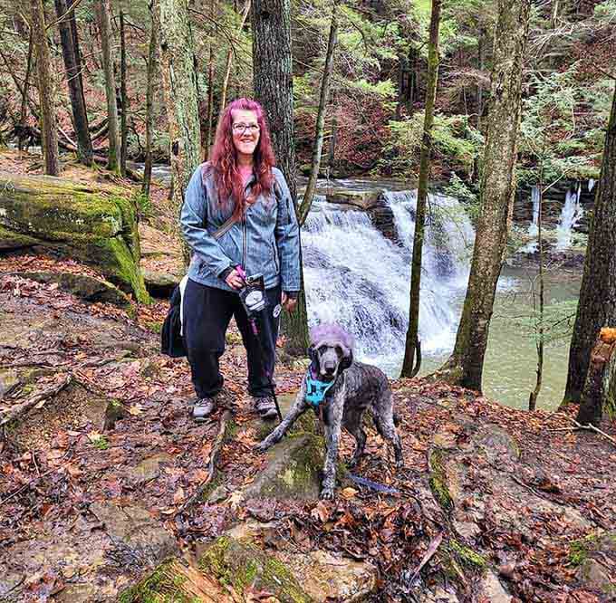 Even the four-legged hiking companions approve of this scenic spot, and dogs are excellent judges of character.