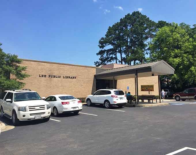 The Lee-Bardwell Public Library offers a quiet respite when you need a break from all that enthusiastic treasure hunting.