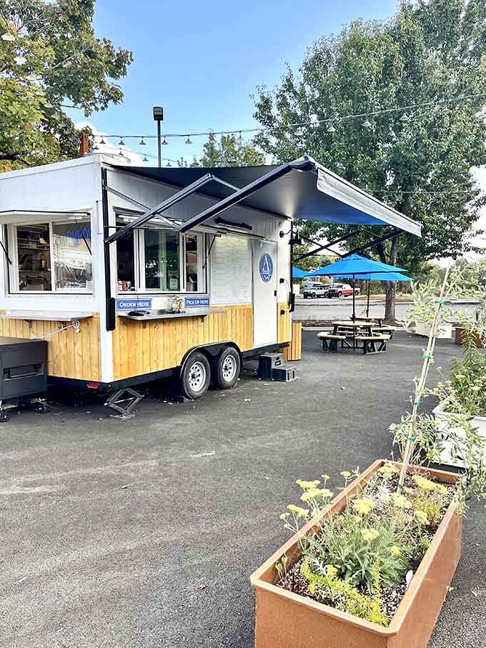 This cheerful food cart serves up flavors that taste even better when enjoyed with a Columbia River breeze.