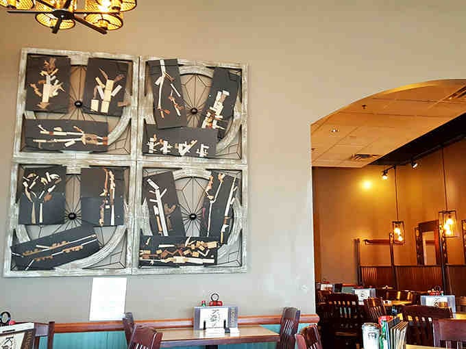 Rustic decor adds character without trying too hard, like your favorite flannel shirt but for restaurants.