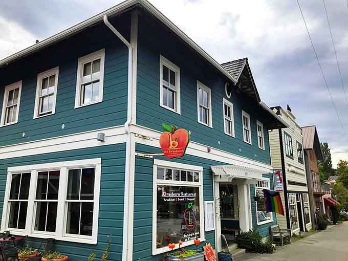 The Braeburn's cheerful teal exterior promises the kind of meal that tastes even better than it looks from outside.