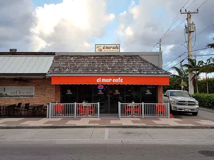 El Mar Cafe's bright orange awning is like a beacon calling you to breakfast or lunch decisions.