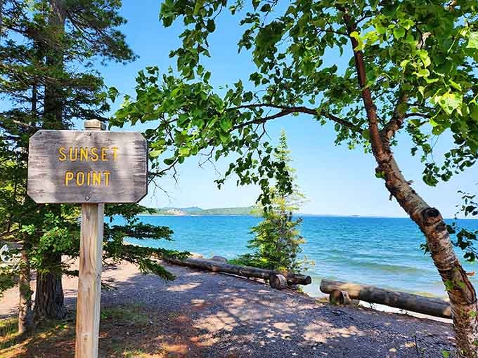 Sunset Point doesn't oversell itself, it simply delivers exactly what the sign promises with spectacular reliability.