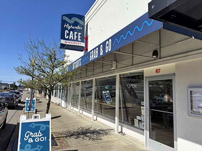 Highwater Cafe promises fresh coastal fare where the seafood's so local it practically swam here this morning for breakfast.