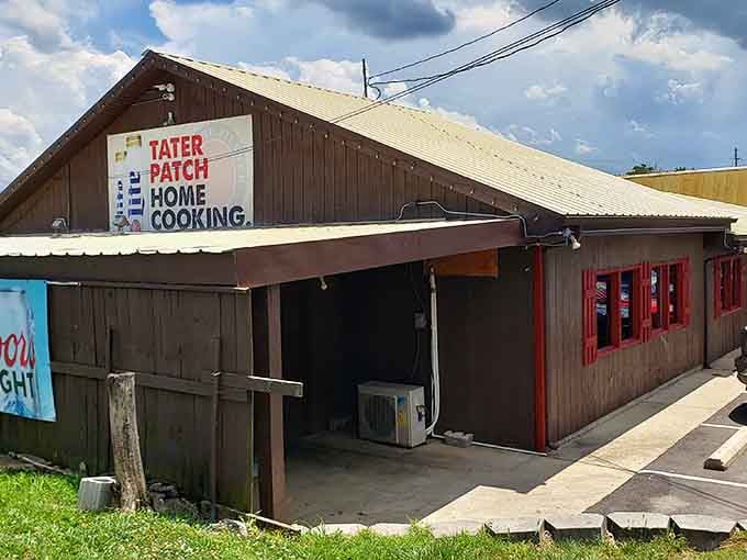 Home cooking promised on weathered wood means comfort food served with the kind of hospitality grandma would approve.