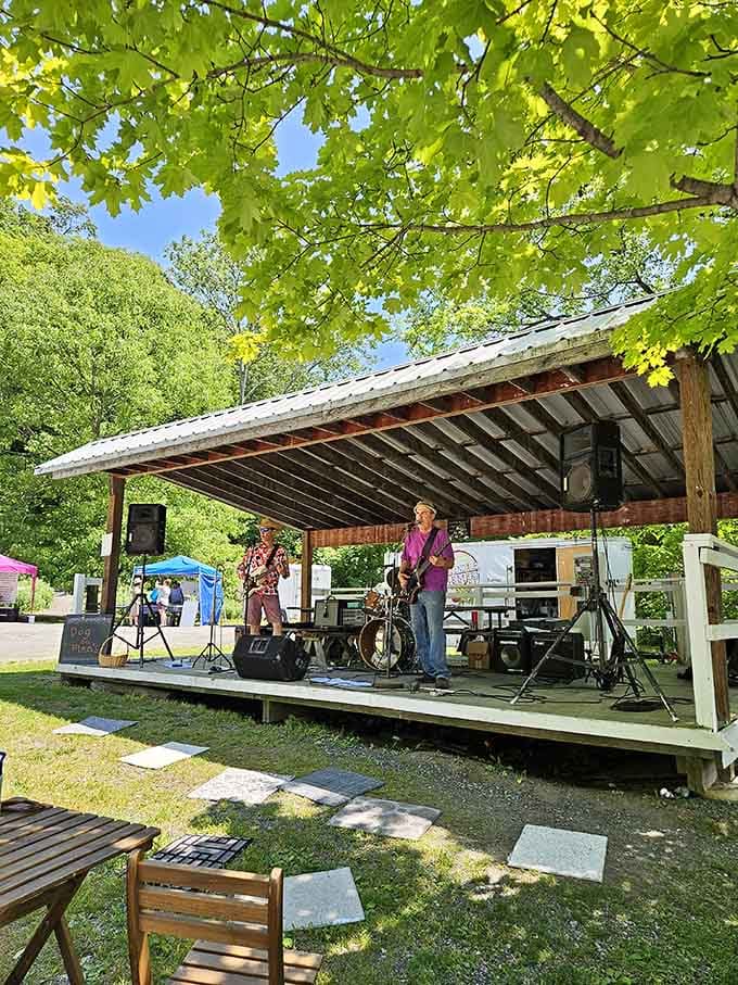 Live music under the trees&mdash;because Rosendale understands that some experiences just work better outdoors with decent acoustics.