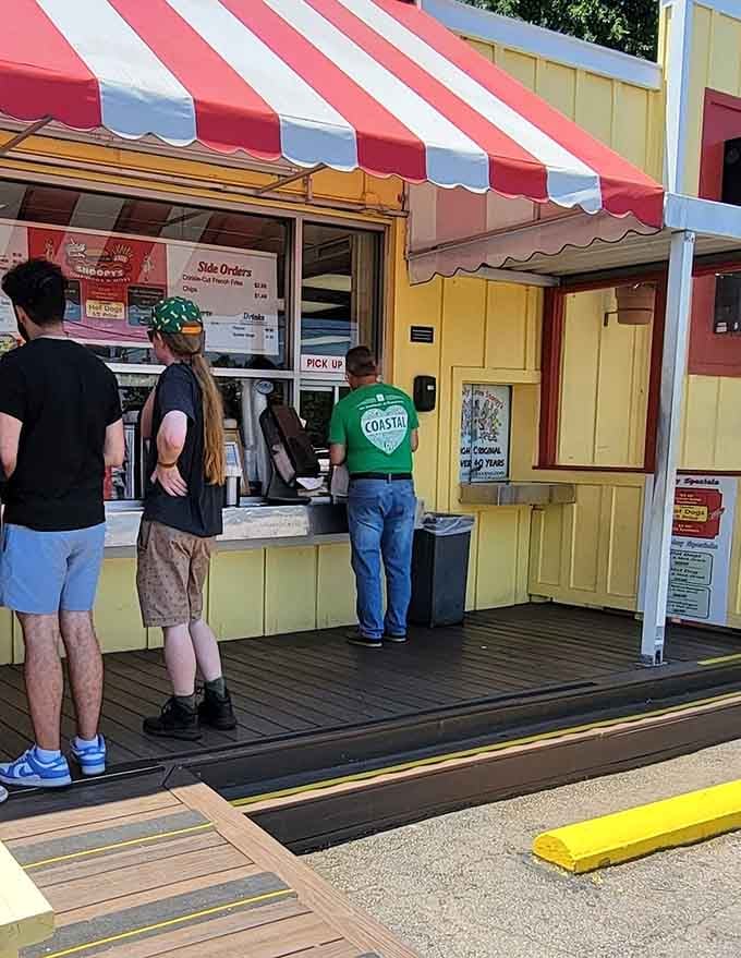 Real people ordering real food at real prices&mdash;this is what community dining looks like in its purest form.